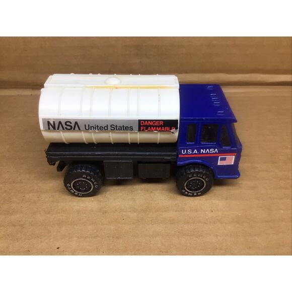 Remco | Toys | Vintage 988 Remco Nasa Oil Tanker Truck Used Space Theme ...